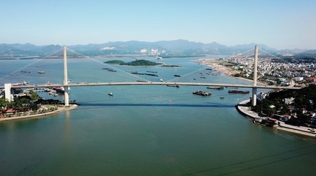 Cầu Bãi Cháy: Biểu tượng kiêu hãnh của thành phố Hạ Long